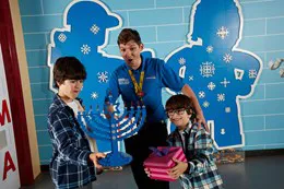 How To: Build A LEGO Dreidel | LEGOLAND Discovery Center Columbus