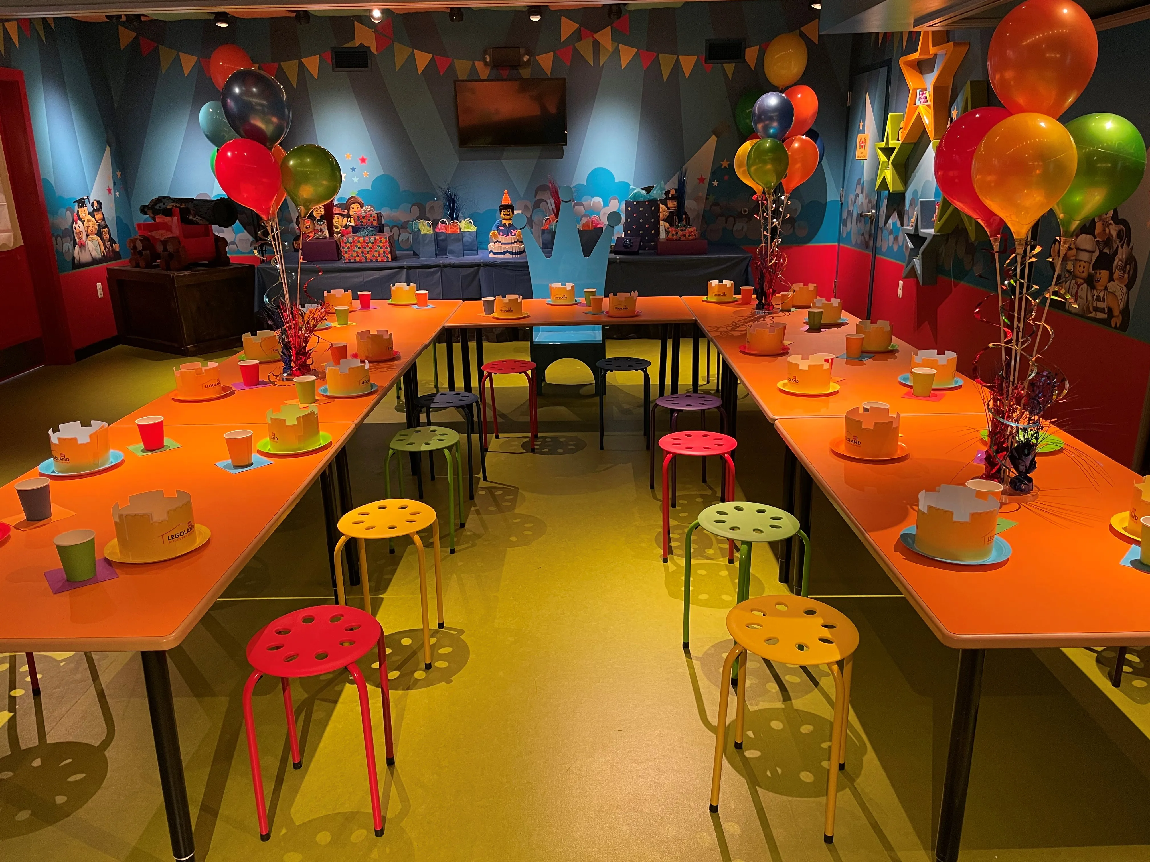 LEGO® Birthday Party Room Photos - LEGOLAND® Discovery Center Michigan